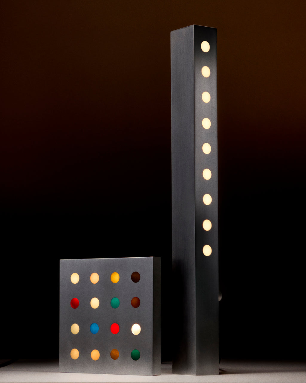 Dot Light — Plate | Mock Studio